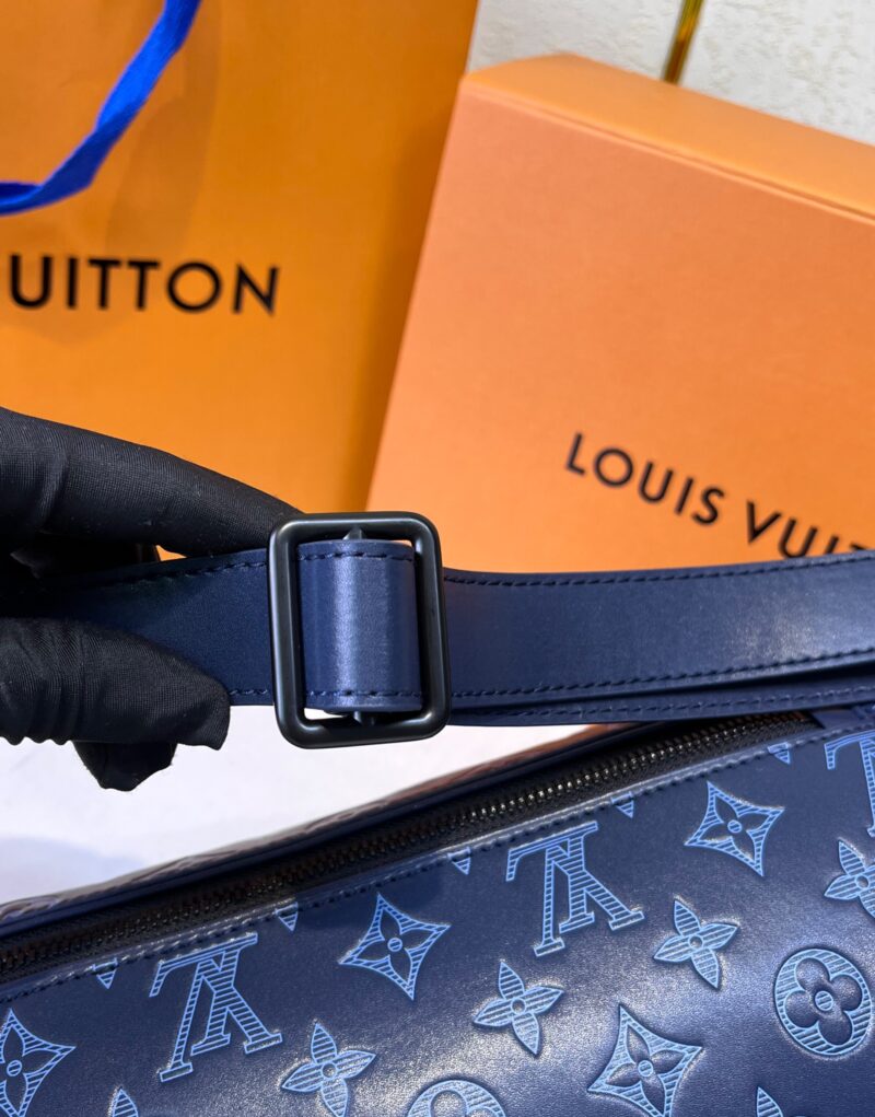 Louis Vuitton Discovery Bumbag PM Monogram Shadow Navy Blue 17.3in/44cm ...