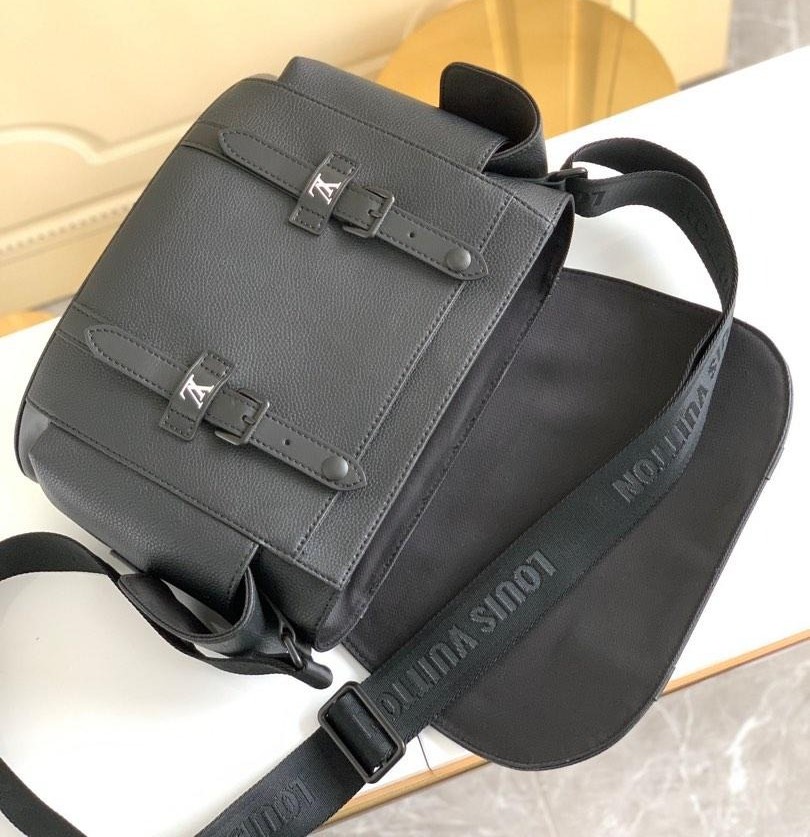 Louis Vuitton Christopher Messenger Taurillon Black For Men, Men's Bags ...