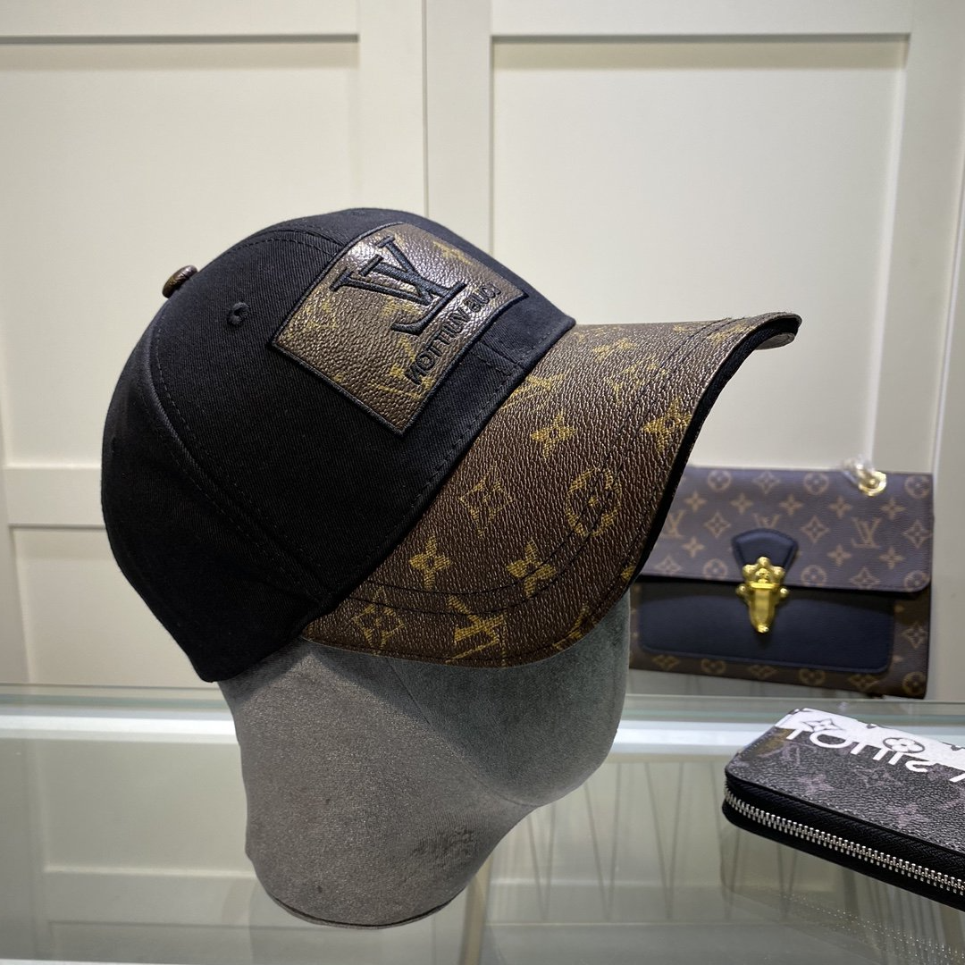 Louis Vuitton Black Cap - Crozus